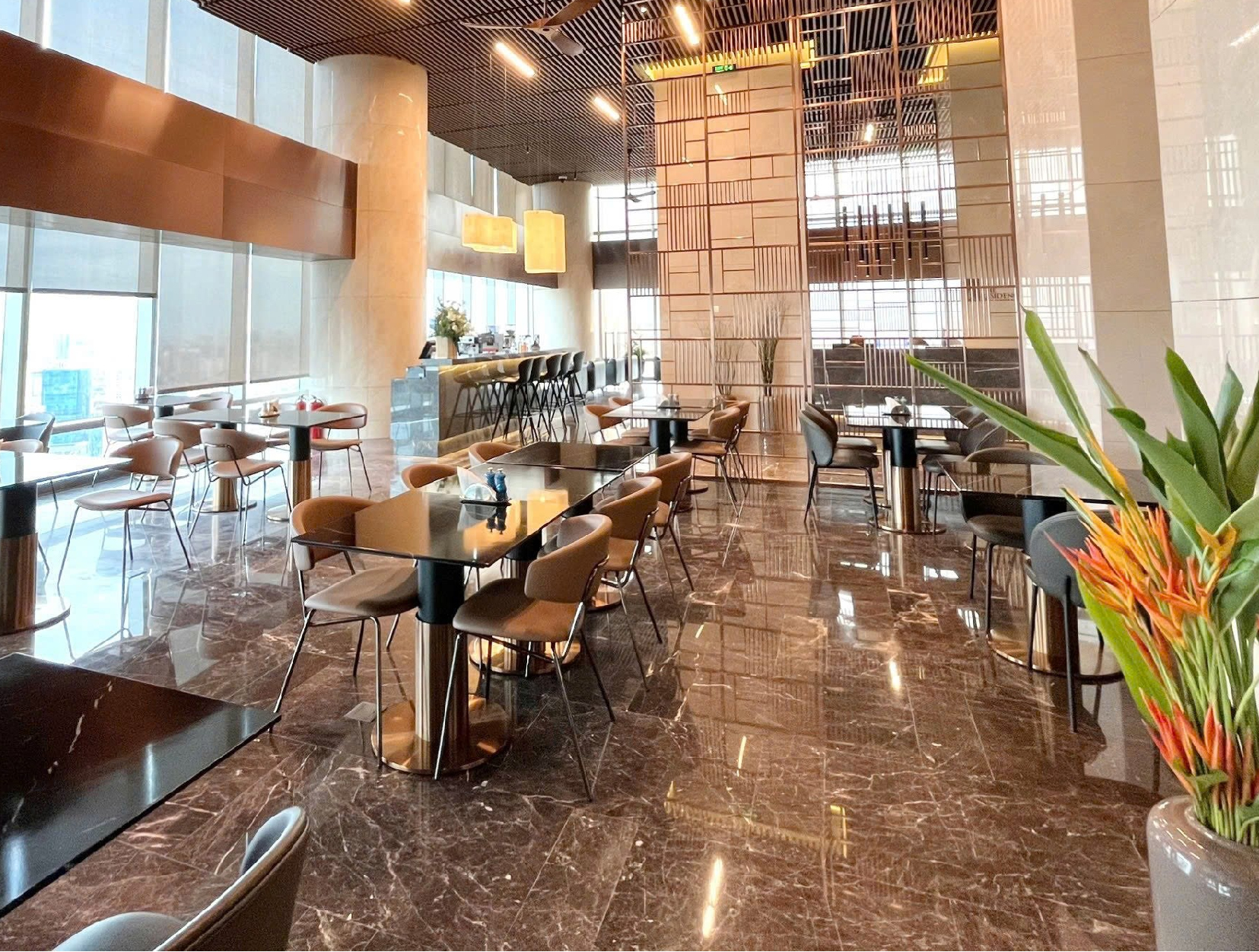 Lounge L